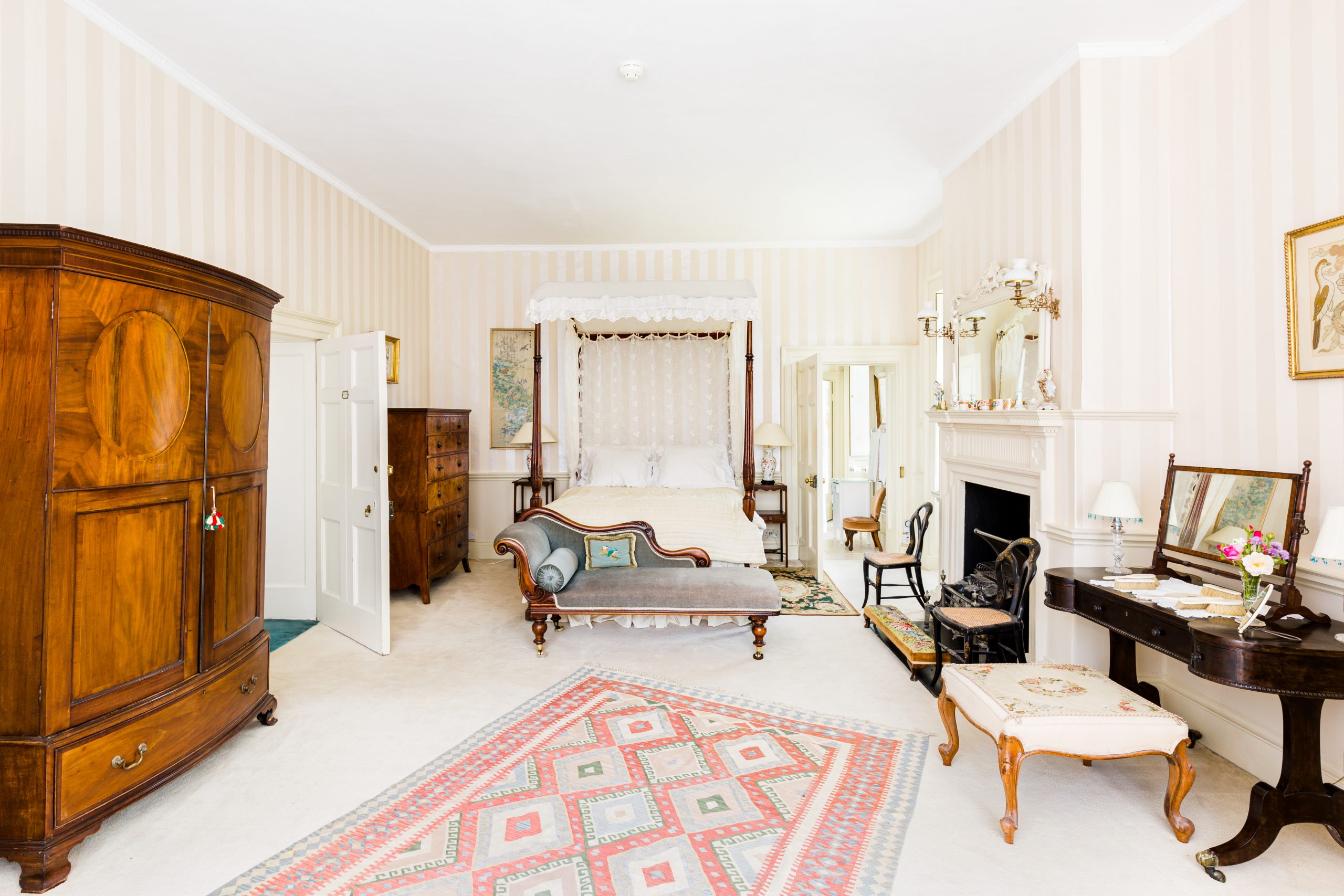 Rooms With Lake View | The Lake Room | Upper Court